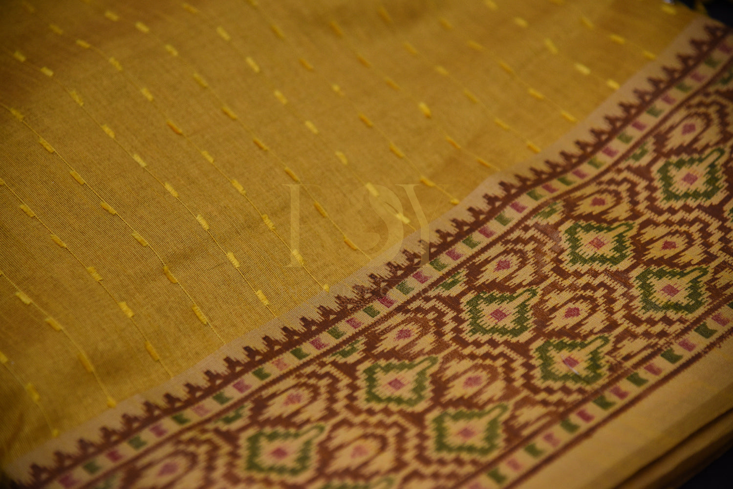 Patola Inspired Saree With Slub Yarn Weave And Contrast Pallu – The ...